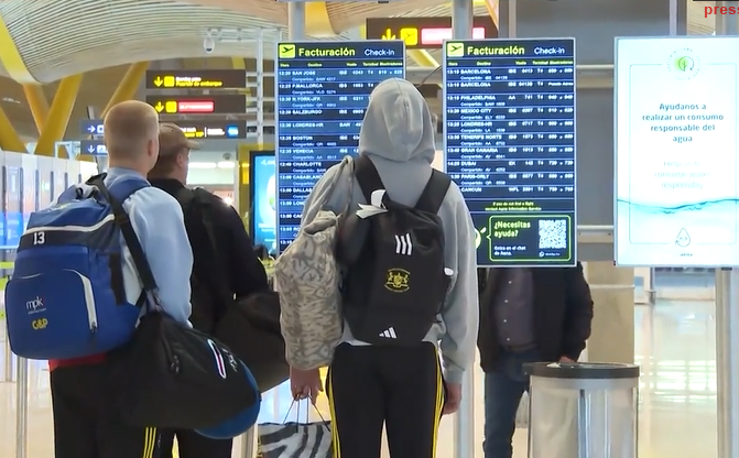 El Aeropuerto de Heathrow reanuda sus vuelos tras el cierre por ...