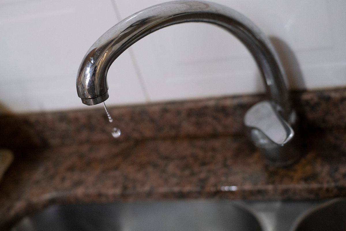 Alertaron por posibles cambios en el sabor y el color del agua potable ...