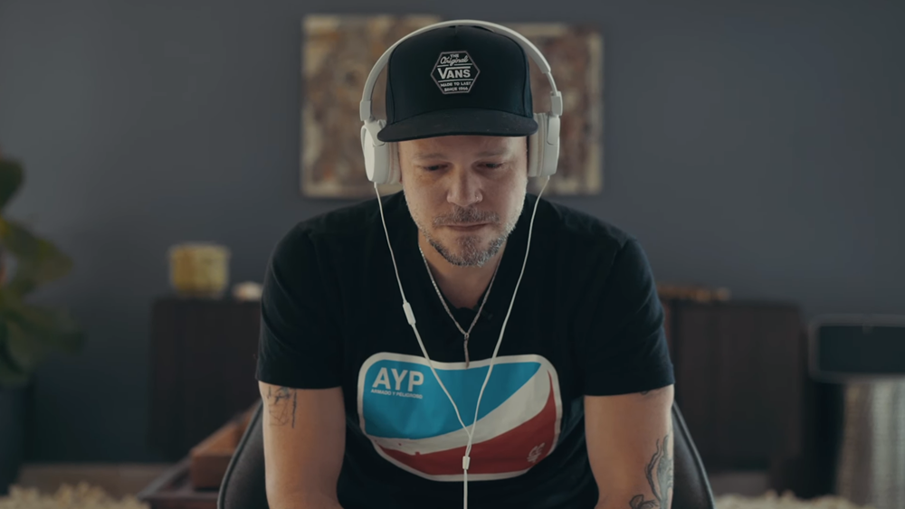 Rapero Residente aflora emociones en nueva versión de su nuevo tema, "René"