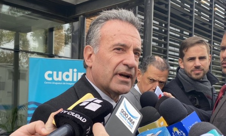 El ministro de Salud Pública, Daniel Salinas, adelantó hoy que analiza renunciar a su cargo al frent