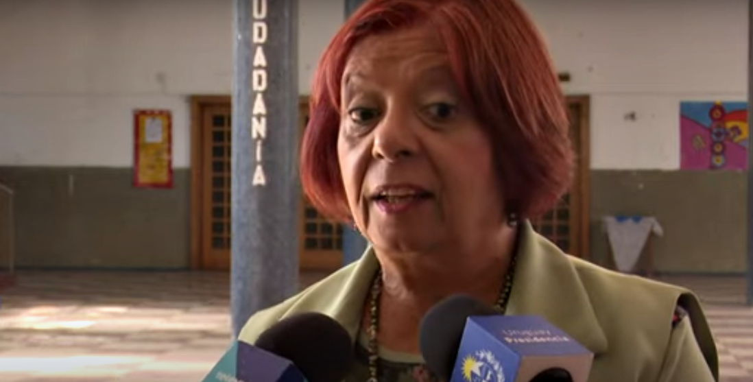 Cesaron a directora de Primaria