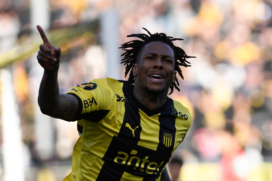 Peñarol retoma el liderazgo de la Anual